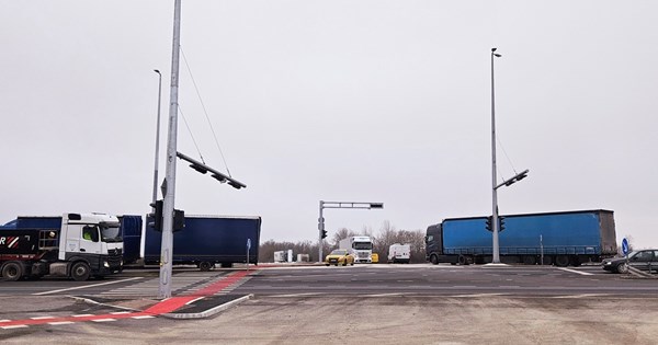 Na skretanju za Meridijan 16 postavljen semafor, rješava se i spoj ...