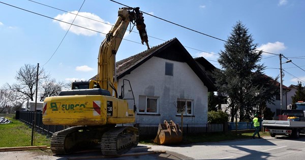 FOTO Ruši se prva kuća našeg područja stradala u potresu! Obitelj Đuran ...