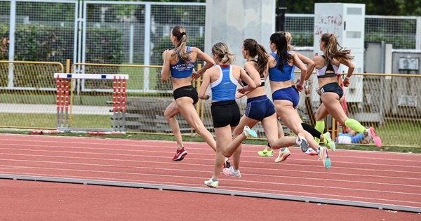 Nina Vuković - apsolutna 'vladarica' Hrvatske na 800 metara! | VG danas