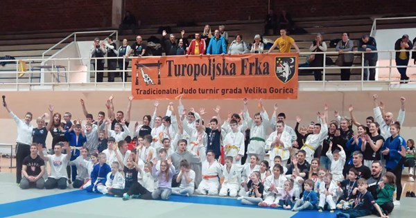 Turopoljska frka ponovno oduševila, Fuji održao prvi, pravi, povijesni ...